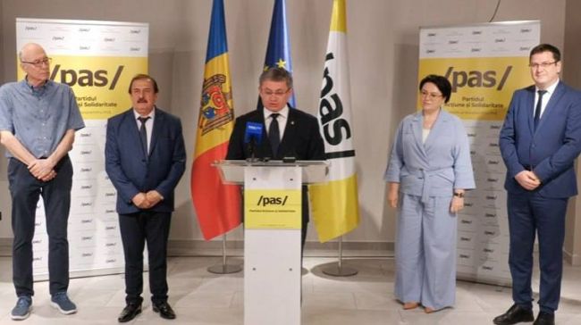 «И у всех один вопрос — ты с ума сошел, Ботгрос?!»: Санду срочно реанимирует PAS — EADaily, 16 ...